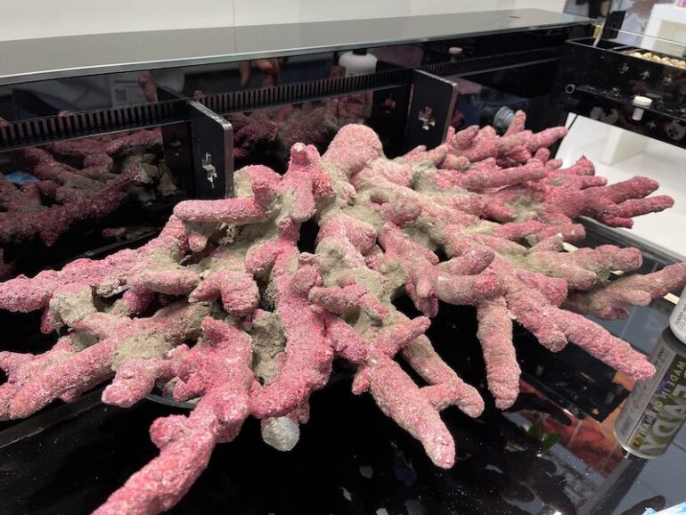 Floating Reef System by Fauna Marin Makes Aquascaping Easy | Reef ...